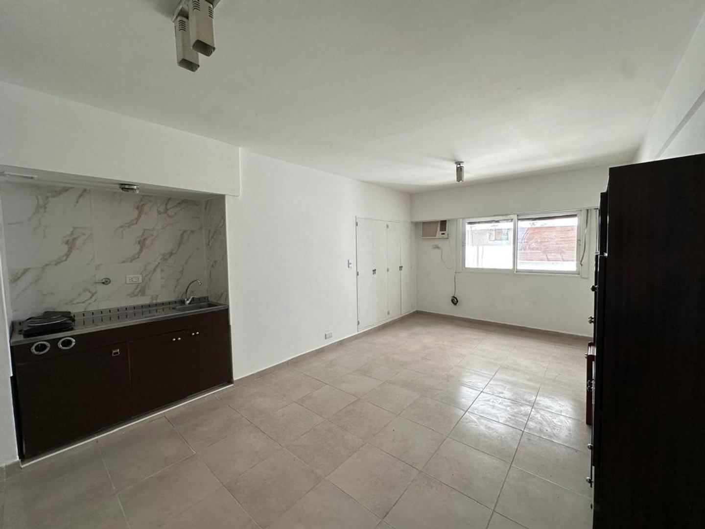 Departamento Venta monoambiente 41 años, 28m2, Contrafrente, Juncal 800 ...