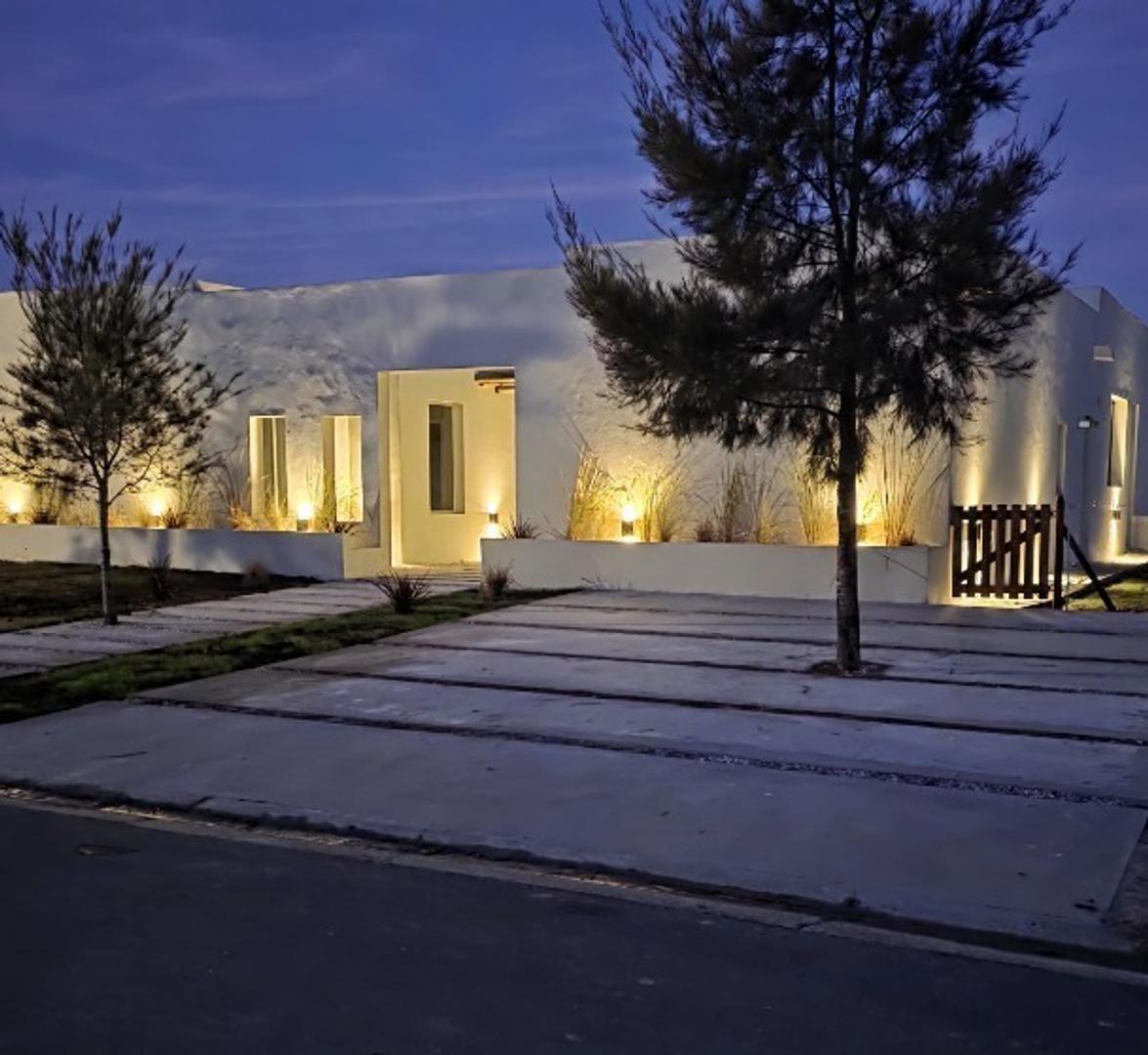 Casa Venta 4 ambientes a estrenar, 2 cocheras, 205m2, El Naudir, El ...