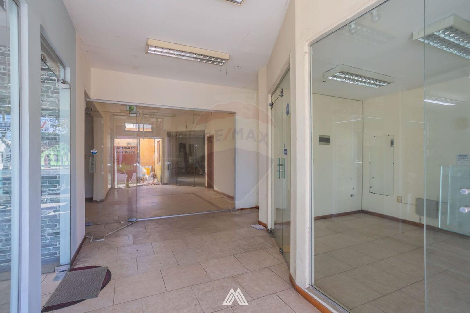 Alquiler Local, 83 años, Aparicio Saravia 4600, Peñarol | Argenprop