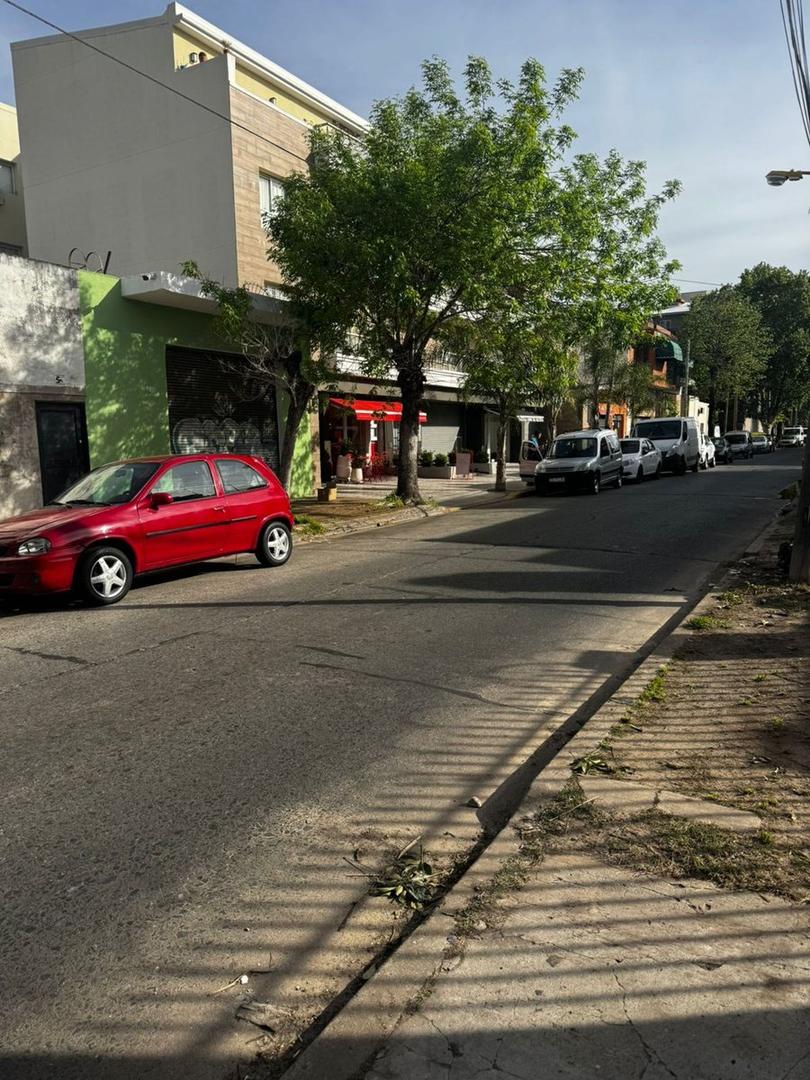 Venta Casa 85 años 2 dormitorios, 2 cocheras, 160m2, Almirante Brown ...