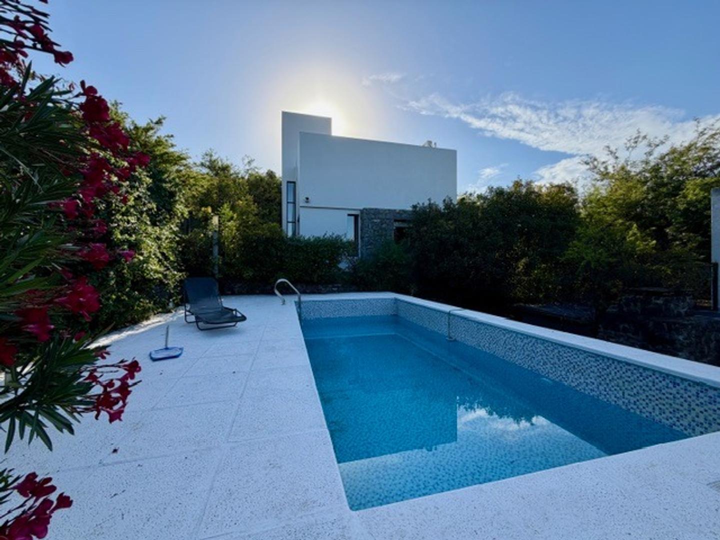 Casa Alquiler 4 ambientes 12 años, 300m2, 3 cocheras, El Rodeo, Cordoba ...