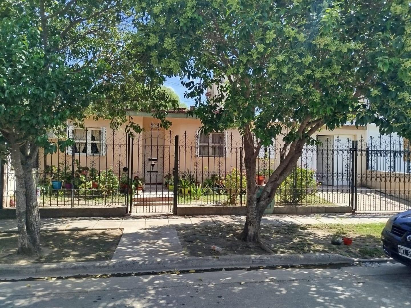 Casa Venta 31 años 5 ambientes, 90m2, 2 cocheras, Onofrio Palamara 3100 ...