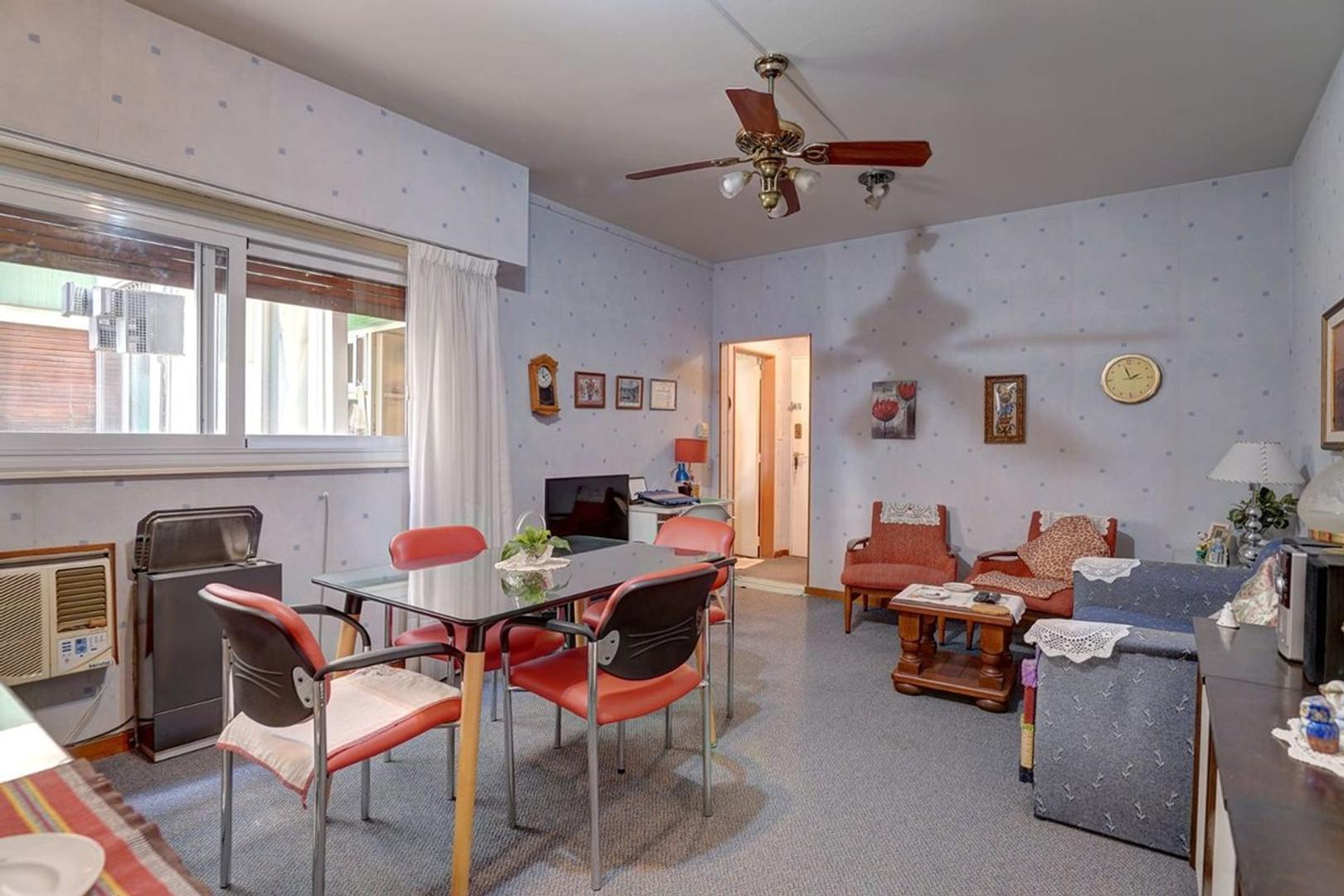 Venta Departamento 56 años 1 dormitorio, 44m2, Interno, Víctor Martínez ...