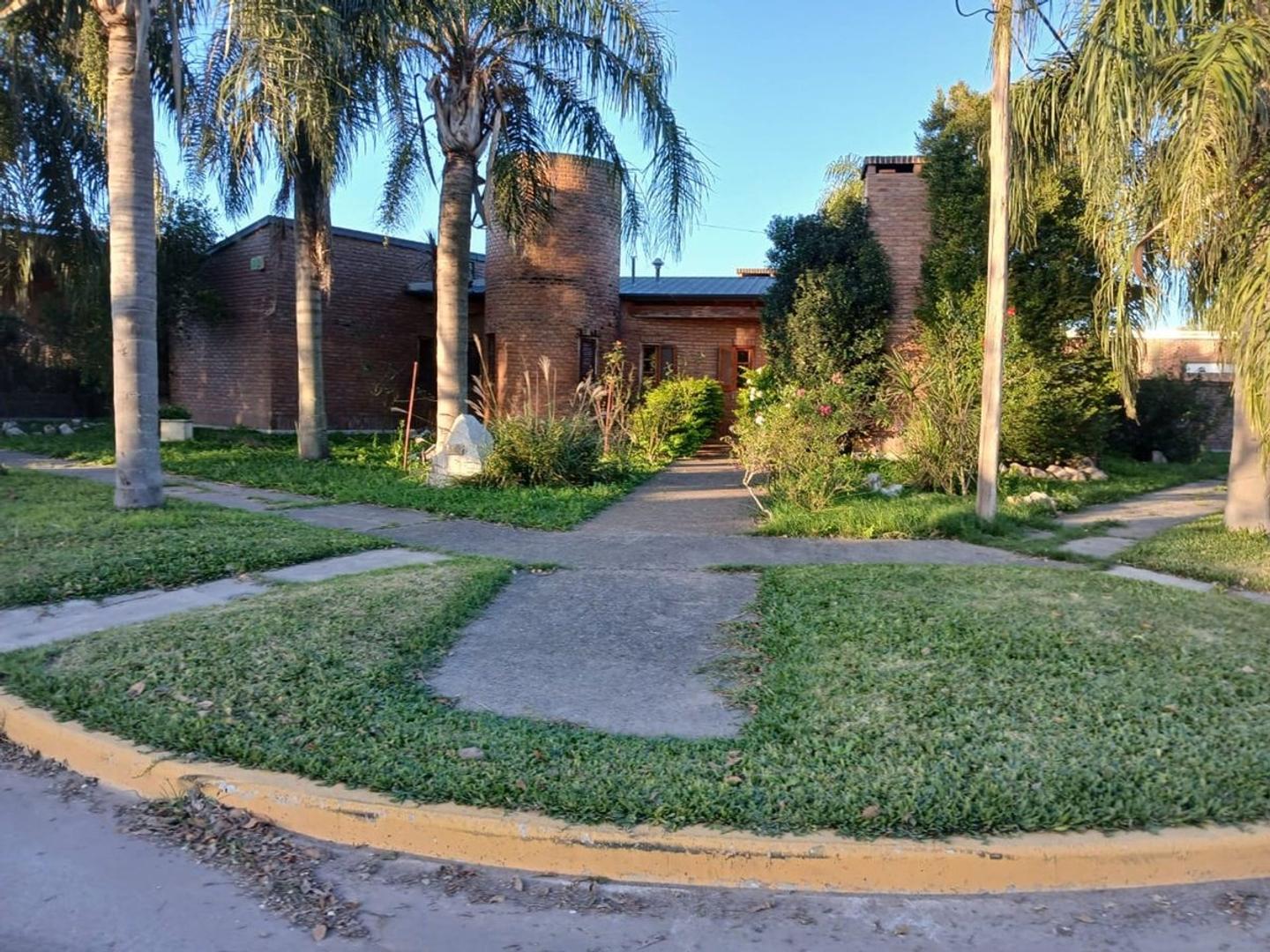 Casa Venta 6 ambientes 22 años, 185m2, 2 cocheras, María Josefa Durrer ...