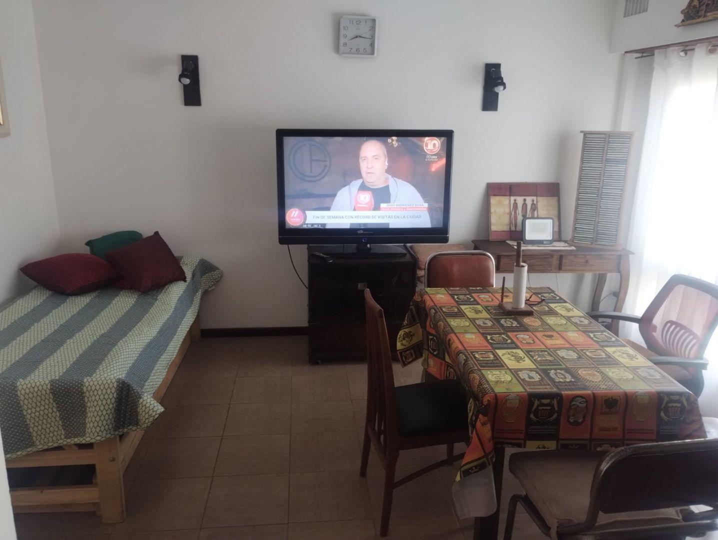 Departamento Venta 2 ambientes, Lateral, 1 cochera, La Rioja 1200, La ...