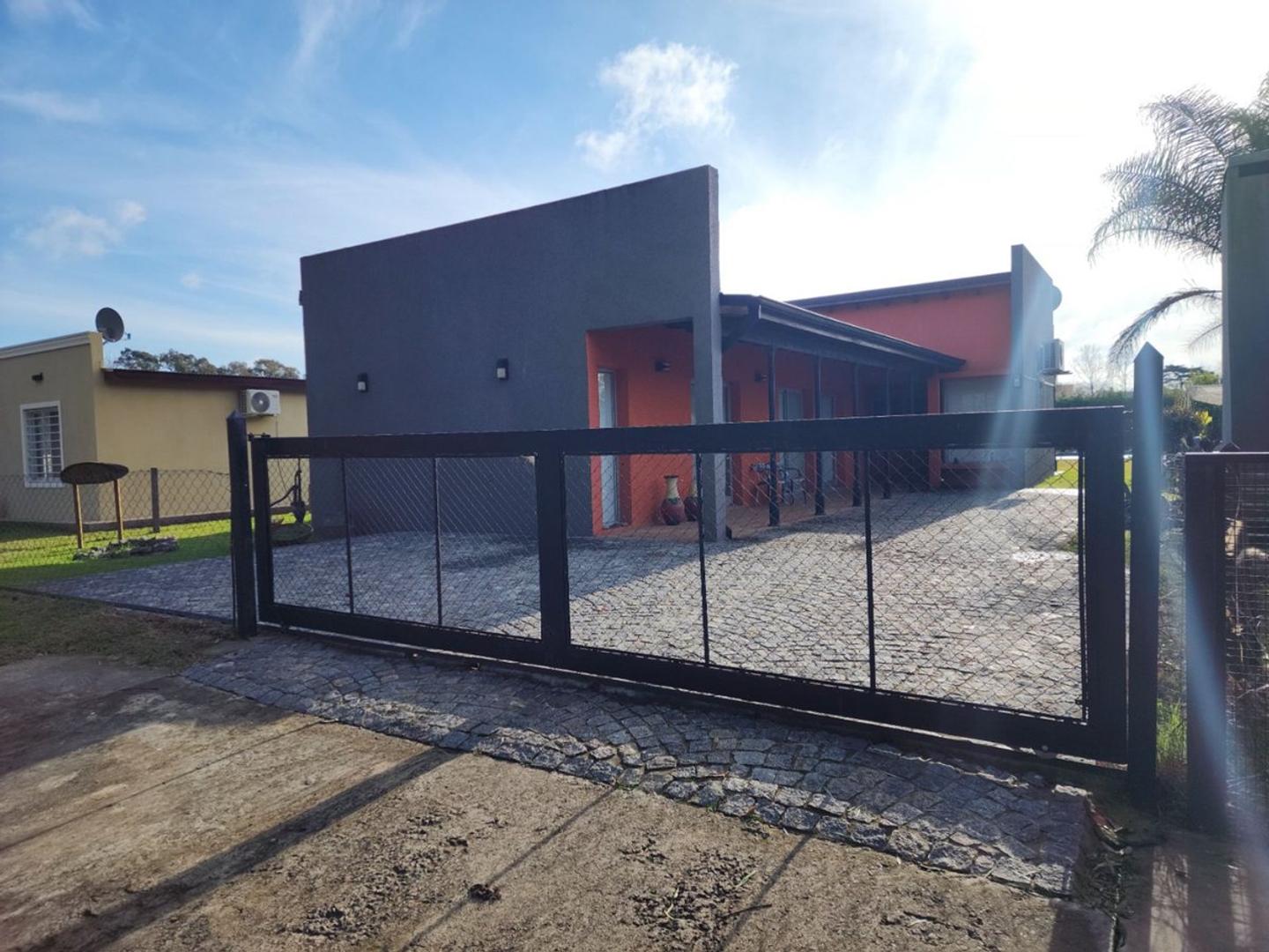 Casa Venta 4 ambientes 7 años, 166m2, 4 cocheras, Los Alerces 600, Loma ...