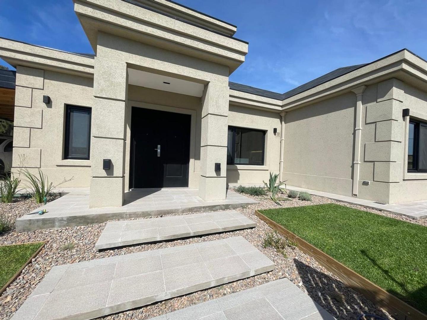 Casa Venta 1 año 4 ambientes, 163m2, 2 cocheras, Las Heras 1400 ...