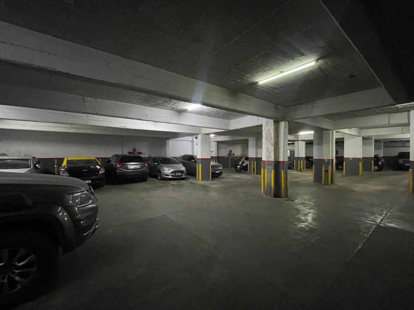 VENTA EDIFICIO DE COCHERAS PRIVADAS EN CABALLITO, Emilio Mitre 400 ...