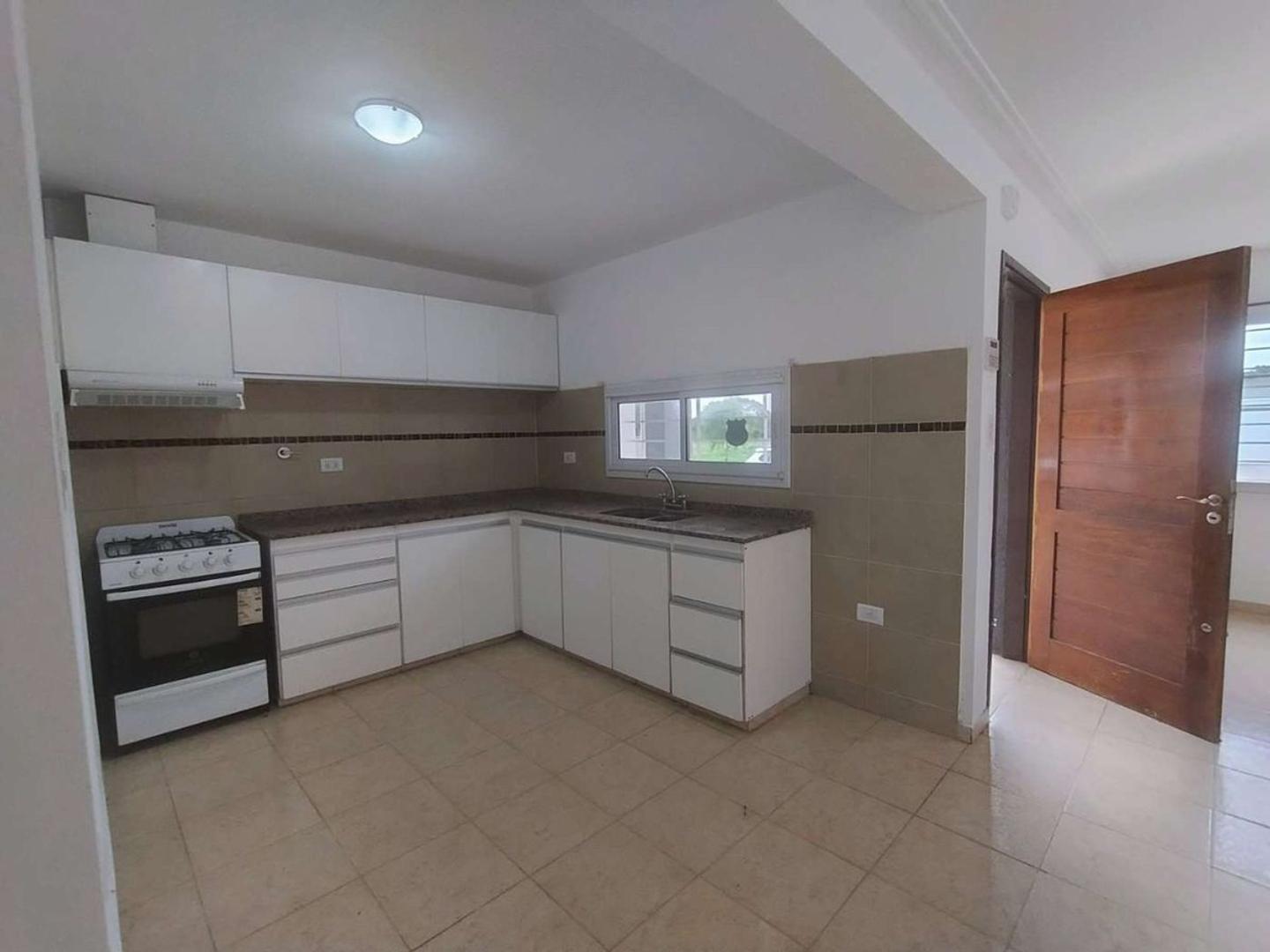 Venta Casa 3 años 3 dormitorios, 120m2, 2 cocheras, Ruta A 174 100 ...