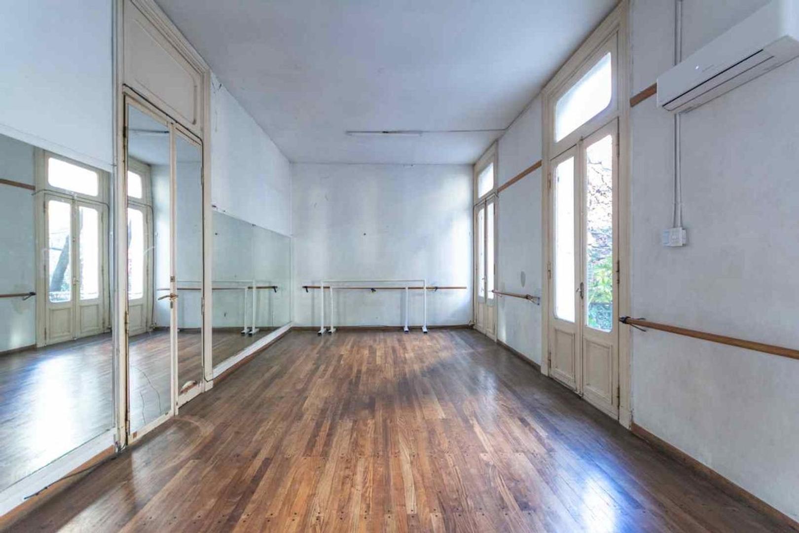 PH Venta 7 ambientes 56 años, 278m2, Yerbal 0, Caballito | Argenprop